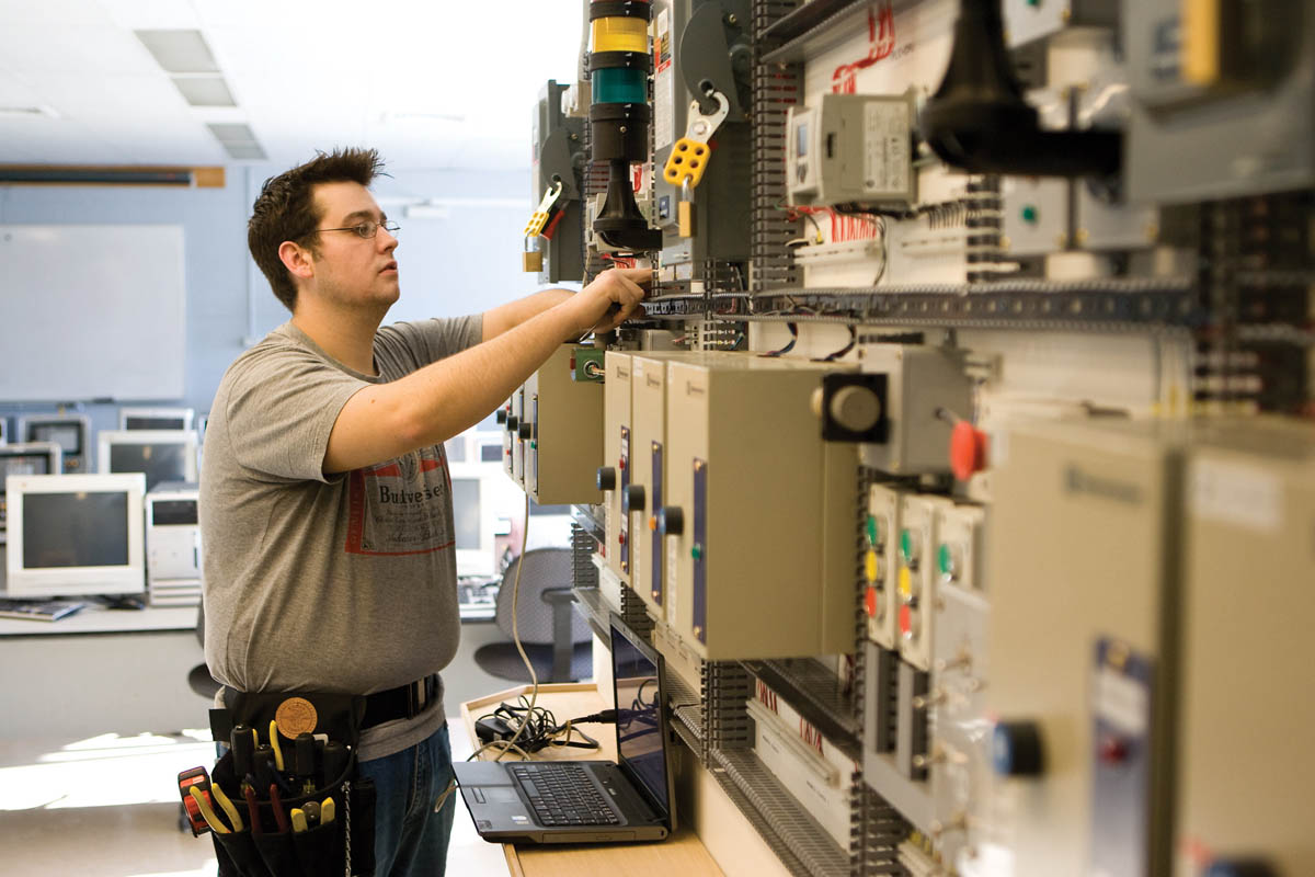 Electrical Engineering Technology : RRC Polytech: Program Explorer