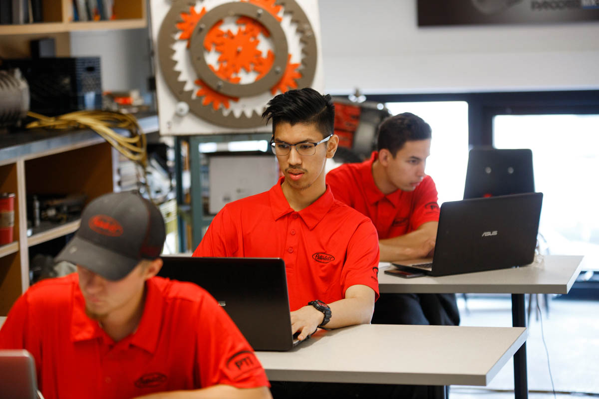 Heavy Duty Equipment Mechanic : RRC Polytech: Program Explorer